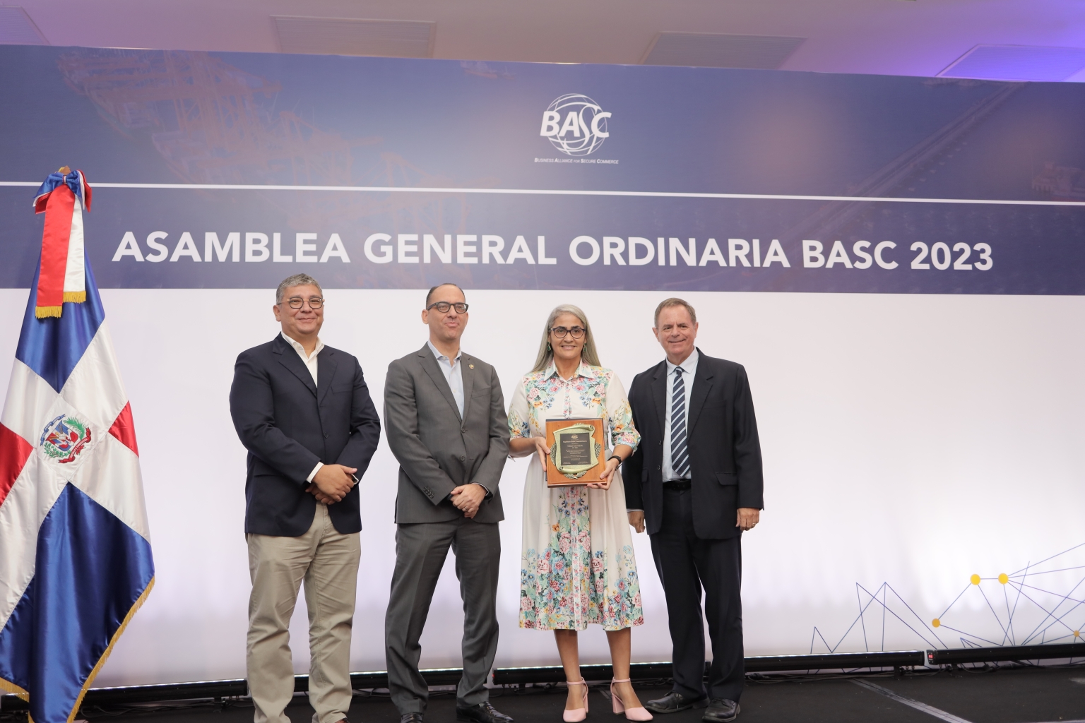 Entregan certificaciones de seguridad BASC a 37 empresas nacionales ...